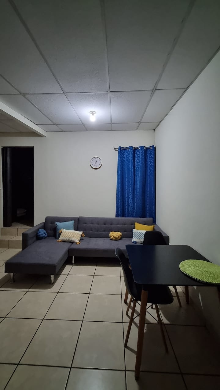 Apartamento Privado Full Equipado+wifi+parking - サン・サルバドル