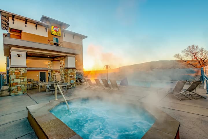 Enjoy Comfortable Room Near St. George Town Square - St. George, USA