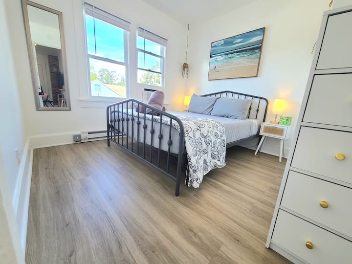 Modern Loft In Central Area - St. Petersburg, FL