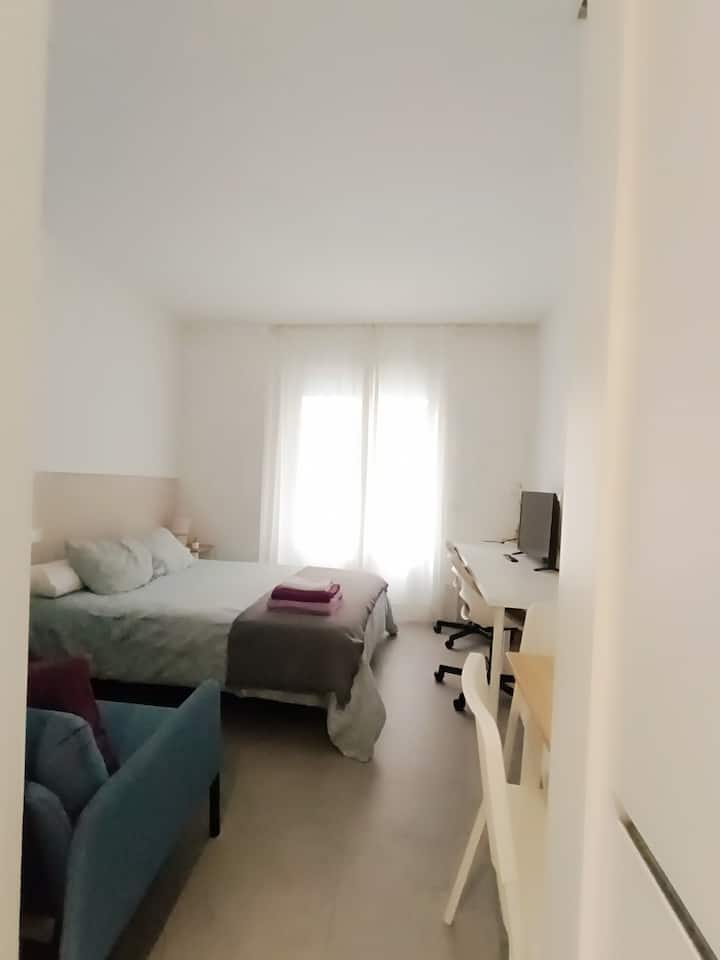 Agradable Estudio En B Salamanca / Av. América - Madryt