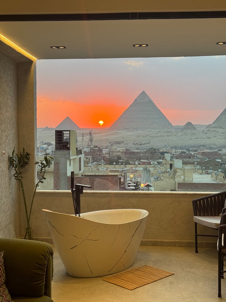 Gitilounge  Pyramids View Hot Tub - Egypt
