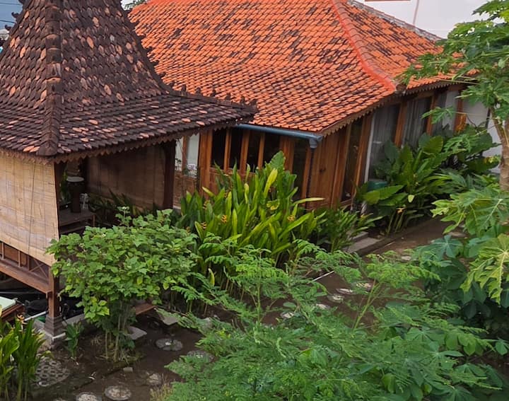 Sanur Beach Side Cottage, 5 Min Walk To The Beach - Sanur