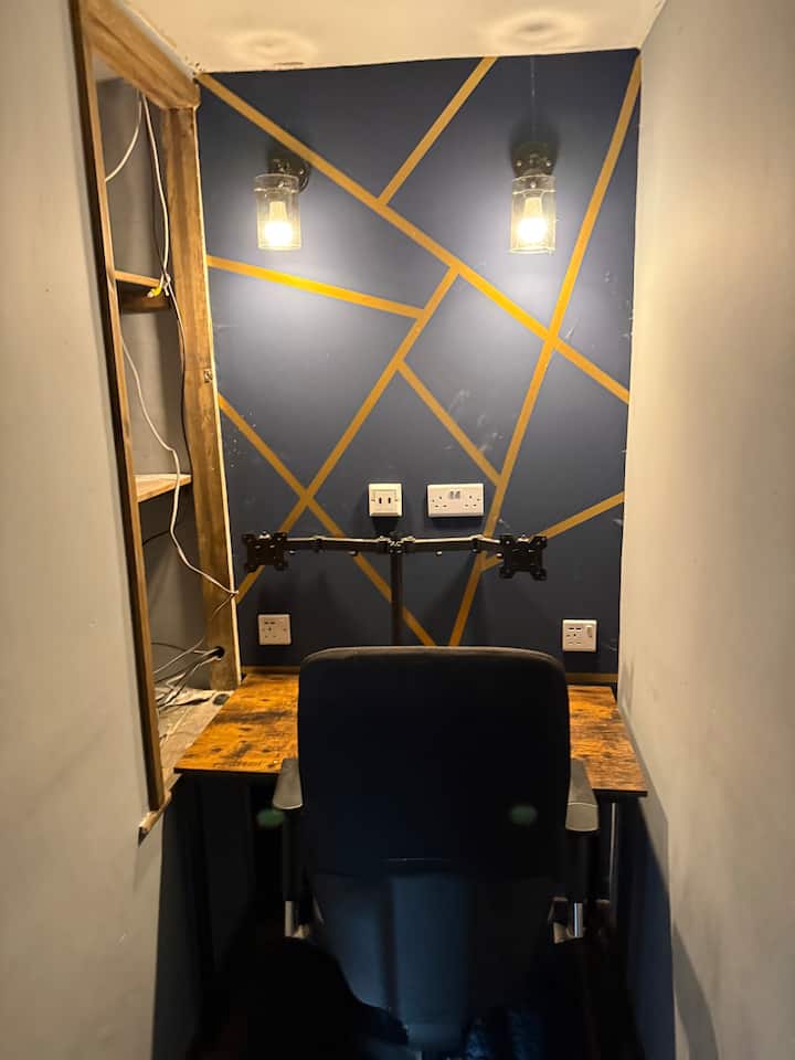 Two Bed House In Dallow Area - Luton