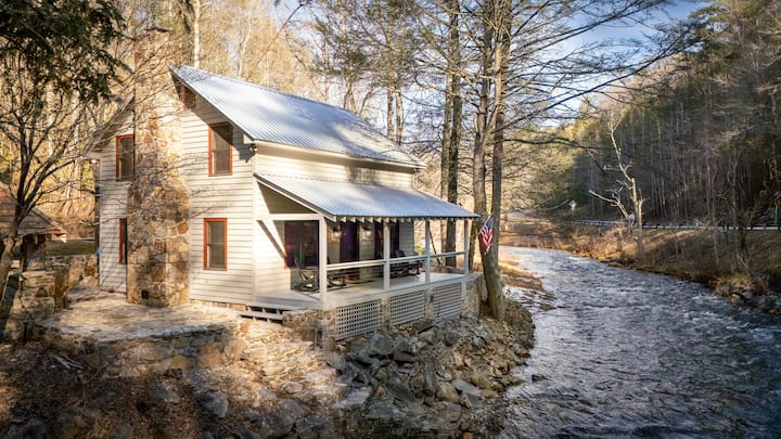 Chattahoochee River Retreat - Helen, GA