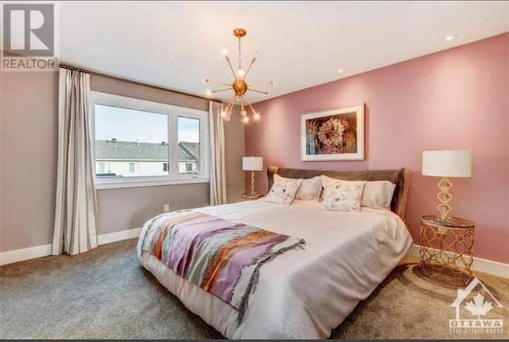 Master Bed In Model House - Kanata