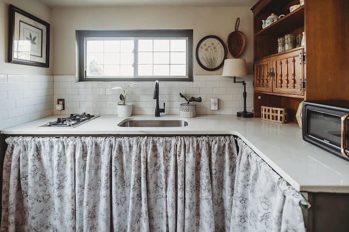 Cozy Historic Guest House - Maryland