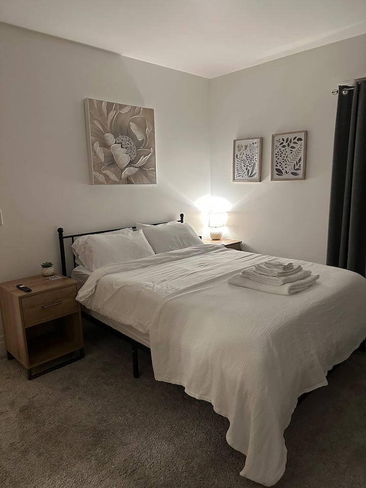 Clean 2-bedroom Apt (11 Min To Dt, 12 To Stadium) - Buffalo, NY