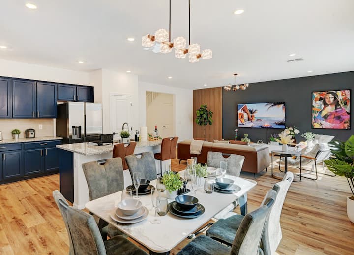 Brand New Modern Villa｜near Strip｜new Furniture - Las Vegas, NV