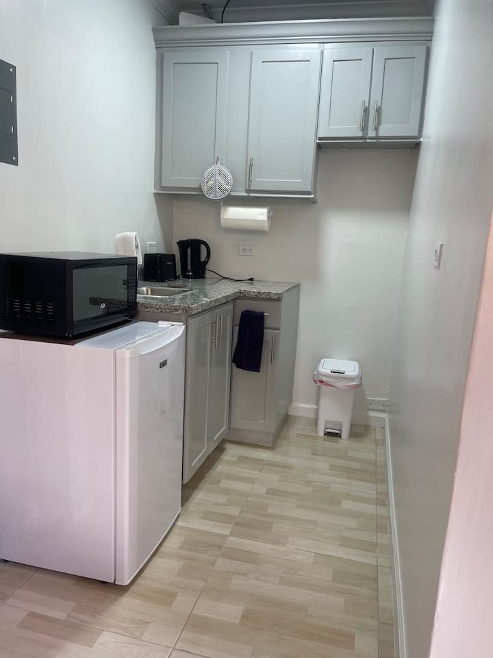 Cozy Studio 4 Mins To Beach 10 Mins To Downtown - Nassau