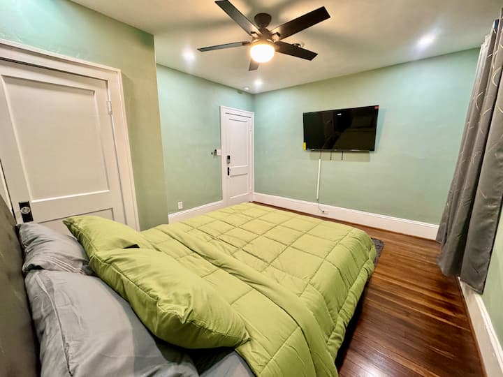 Private Room Cozy &Fully Updated - Roanoke, VA