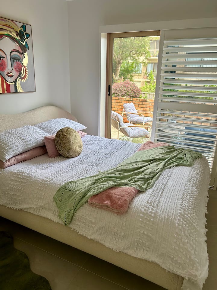 Beachside Room With Private Balcony - Coolangatta