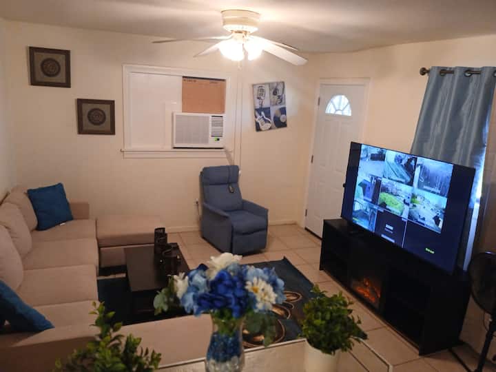 Cozy Close And Comfortable - Baton Rouge, LA