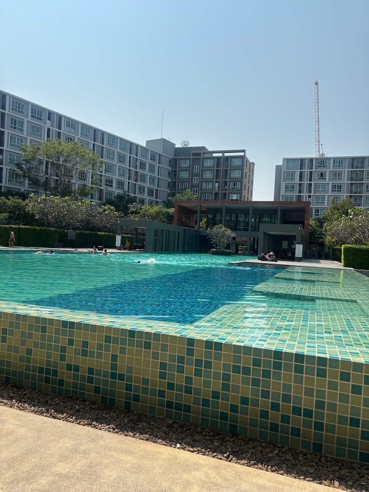 月租优惠 超大泳池 靠近清迈最大商场步行2分钟 生活方便 - Chiang Mai