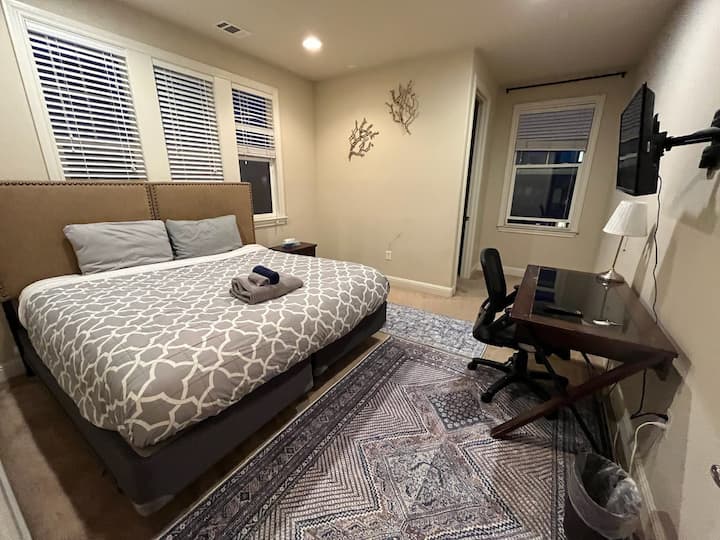 Upscale Paradise Large Rm 2 Beds 500m Wifi - Livermore, CA