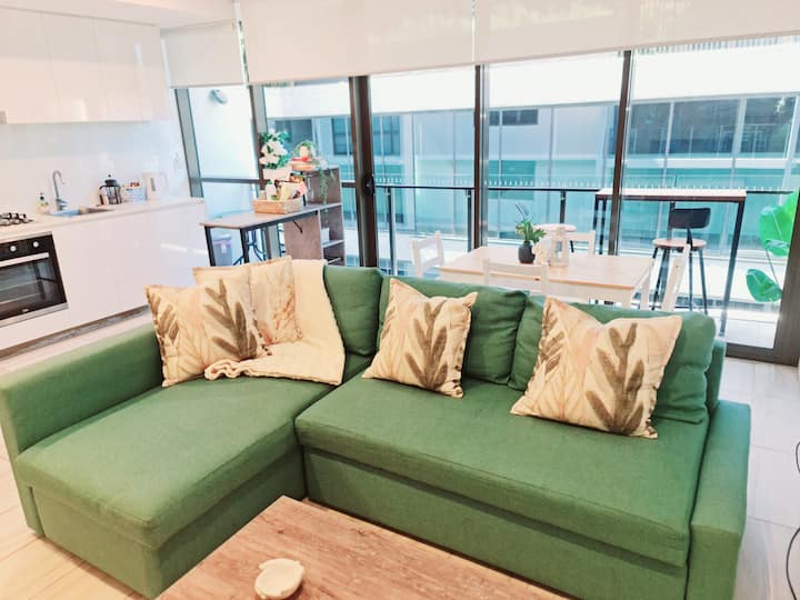 Spacious City Apartment, Pool, Gym, Free  Parking - Brisbane