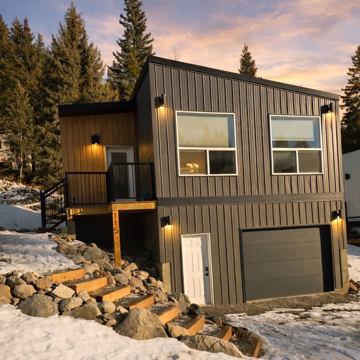 Cabin In Crowsnest Pass - Bellevue, AB