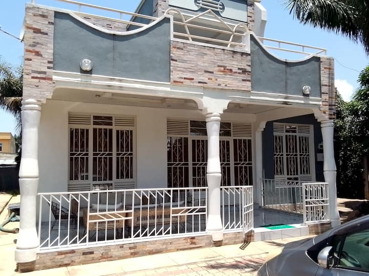 Petit Nid Près De L'av. Du Large - Bujumbura