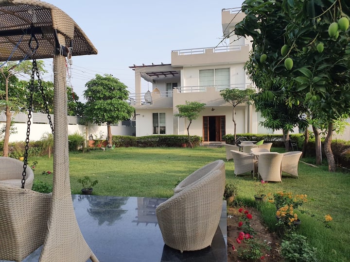 Urban Oasis Luxury Villa - Manesar