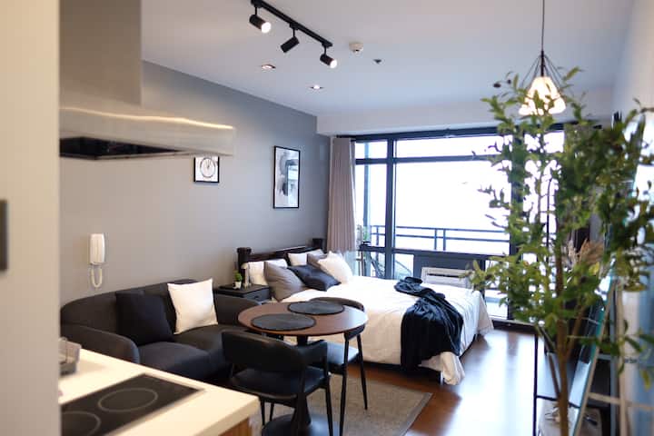 Stunning Sunset Views At Gramercy 51st Floor - Makati