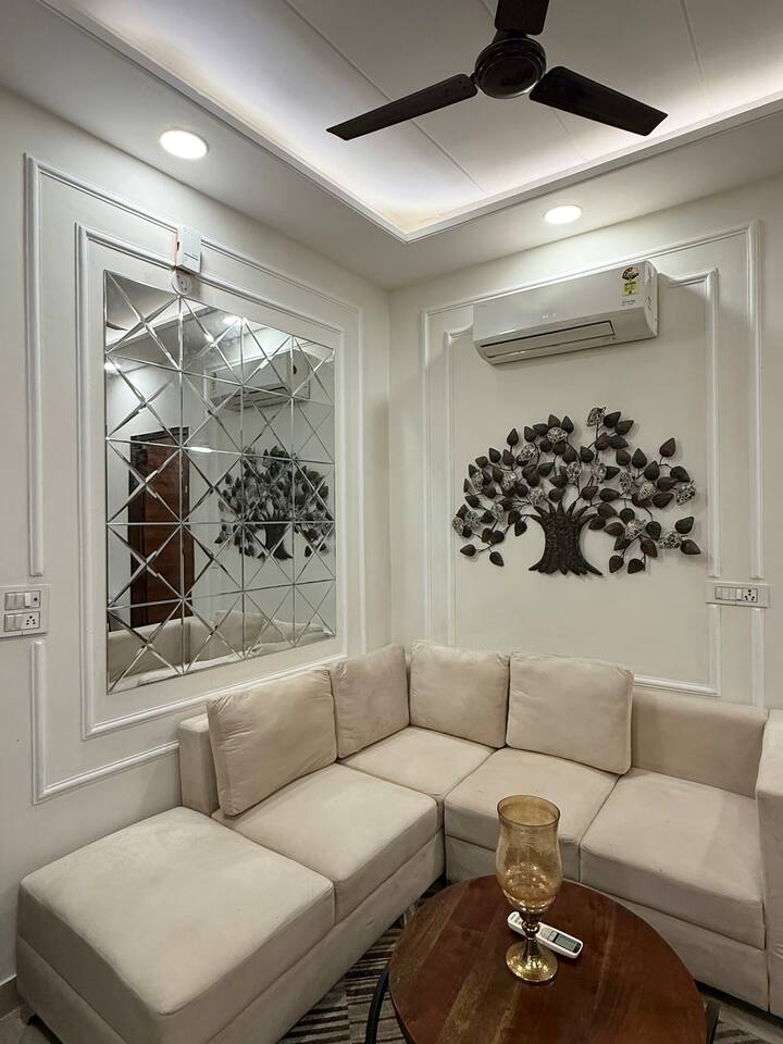 The Mirror Haven By Ab Luxestays - Zirakpur