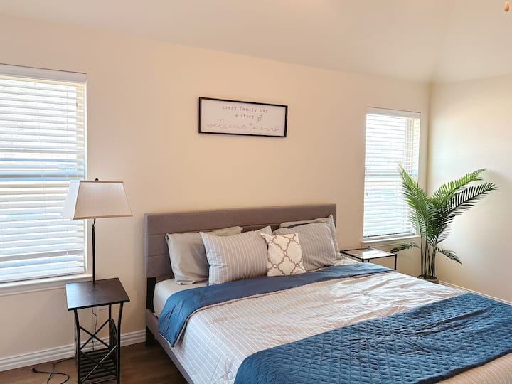 Beautiful Family Oasis| King Bed - Grand Prairie, TX