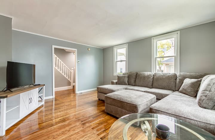 Cottage Steps From Seneca Lake - Geneva, NY