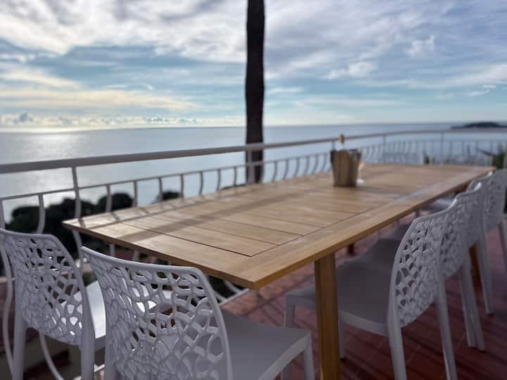 Spacieuse Villa Familiale Avec Vue Méditerranée - Èze