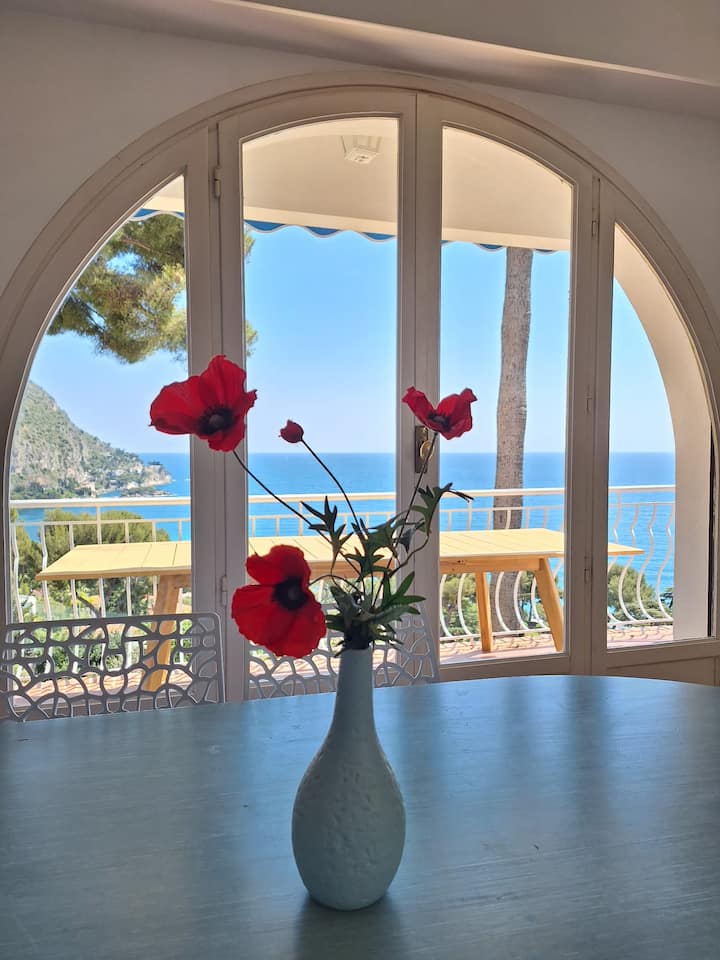 Spacieuse Villa Familiale Avec Vue Méditerranée - Èze