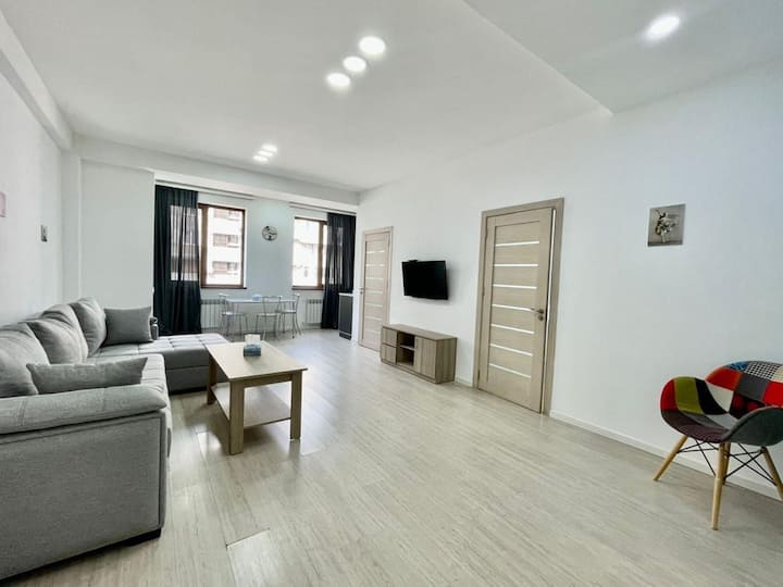 Toon Apartments-mashtots 13/1-22/2
New Build-2bd - Jerewan