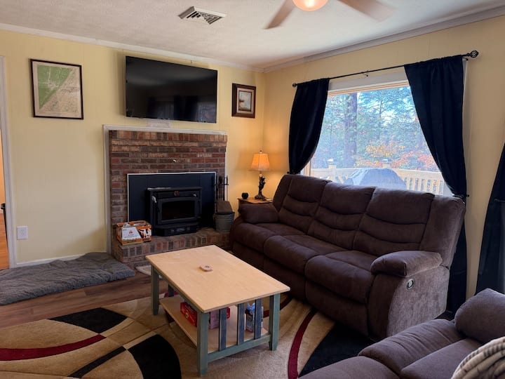 Forest Retreat | Fire Pit, Bryce + Views - Broadway, VA