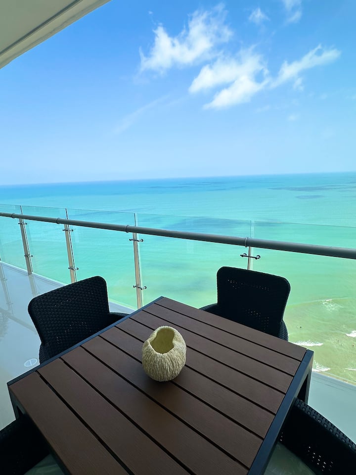 Facing The Sea Balcony + Pool - Cartagena
