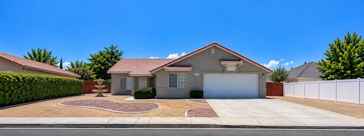 Centrally Located Modern Home - Hesperia, CA