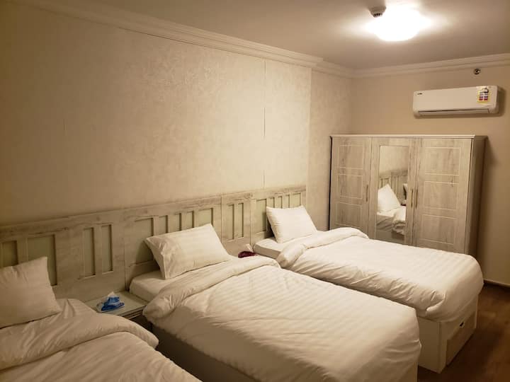Three-bedroom Comfy Apartment - Mecca, Saudi Arabia
