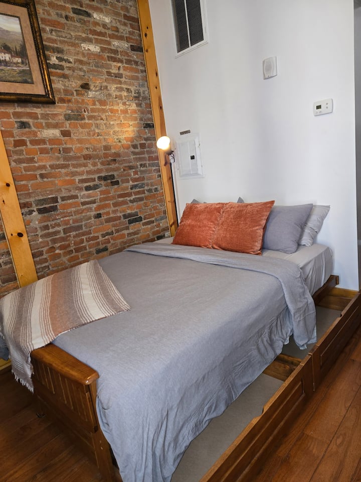 Cozy Downtown Retreat W/parking! - Cincinnati
