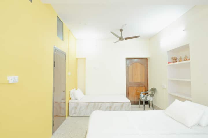 Saraogi Homestays - Varanasi