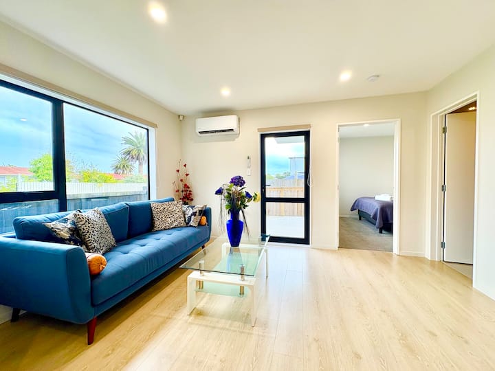 5br Retreat In Manukau Near Rainbow’s End & Nature - Auckland