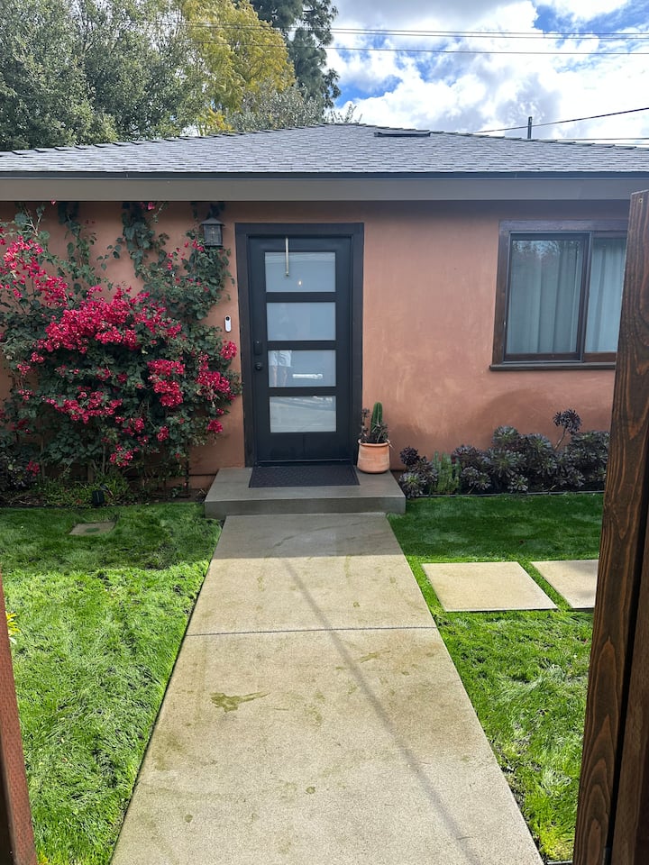 Separate Private Bungalow - Irvine, CA