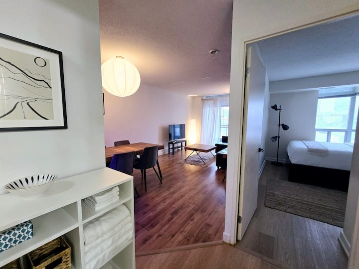Urban North York Apartment - Toronto