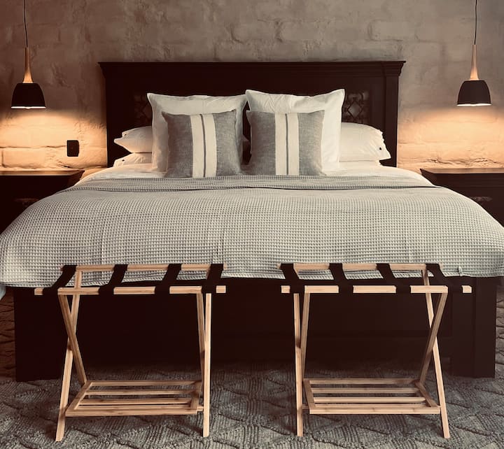 Round Tin Roof - Ocean Beach