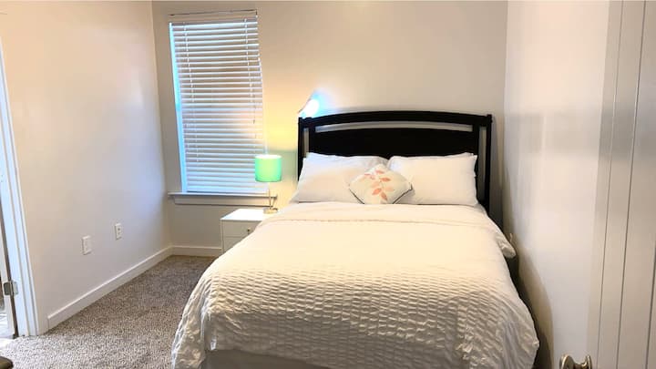 Elite Stay - Private Bed & Bath - Albuquerque, NM