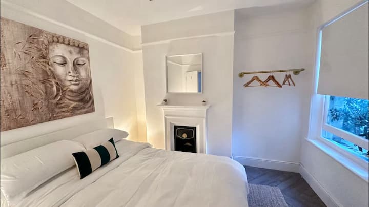 *New* Soho Gem 2 Bed Flat! - London