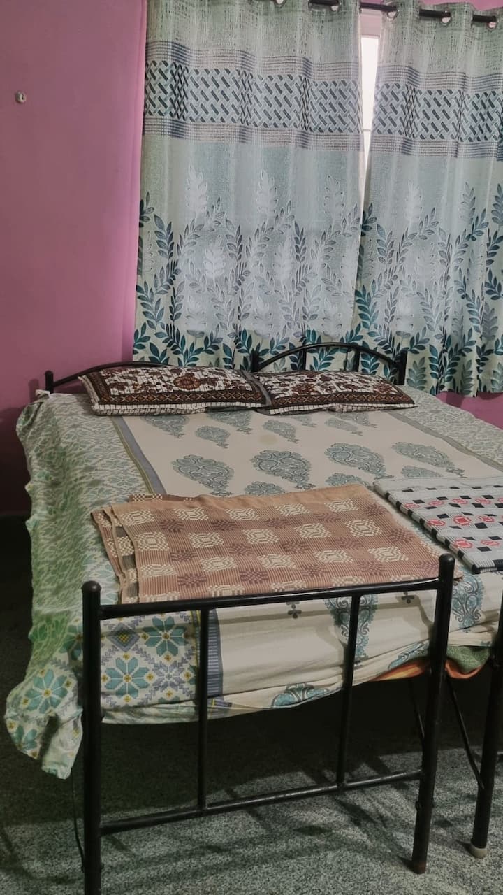 1 Private Room With Attach Bathroom Near Ss Mall - Davangere