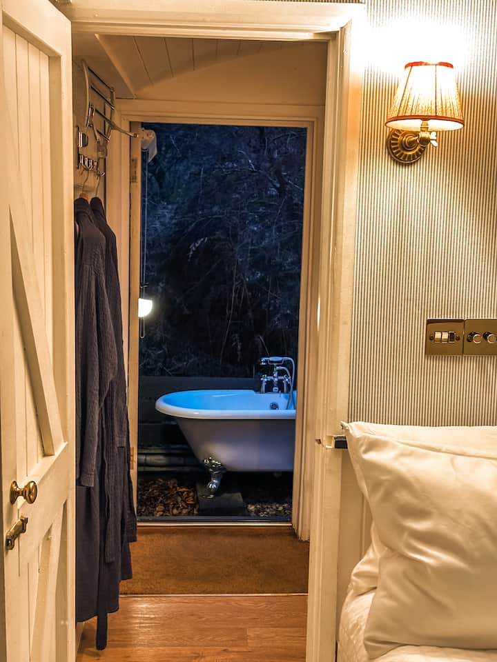 Elegant Cosy Winter Hideaway (The Stanhope) - Kent