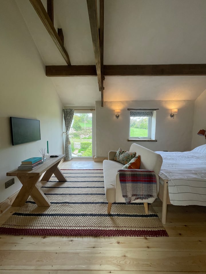 Cosy Studio With Beautiful Views - Usk