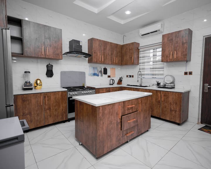 5 Bedroom Duplex In Ikeja Gra - Lagos