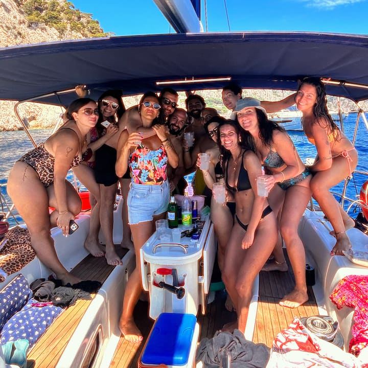 Capri Family Groups: Yacht Royal - Pompei