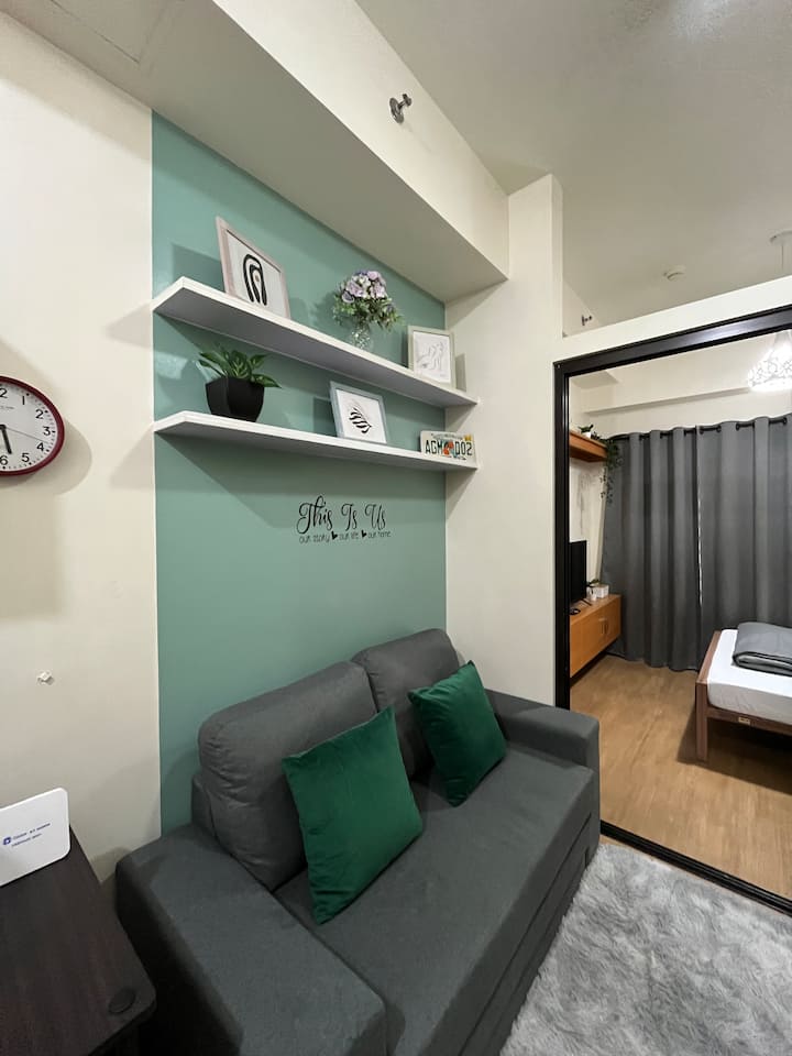 Cozy Refuge | 1 Br With Patio & Pool View - Parañaque