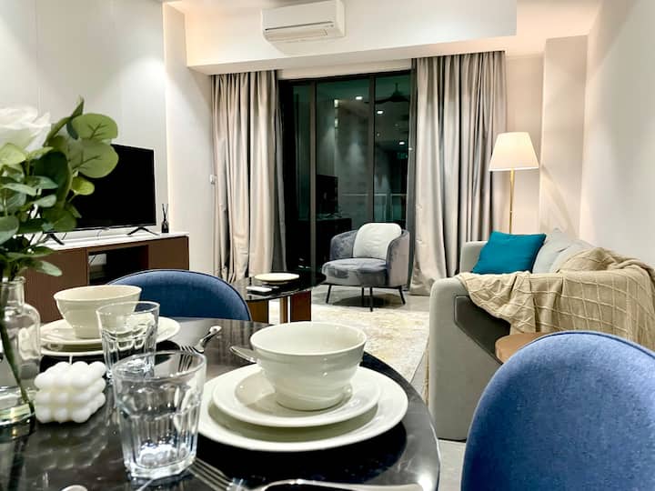 The Ooak 2br Suite W/ Balcony, B-tub & Netflix - Petaling Jaya