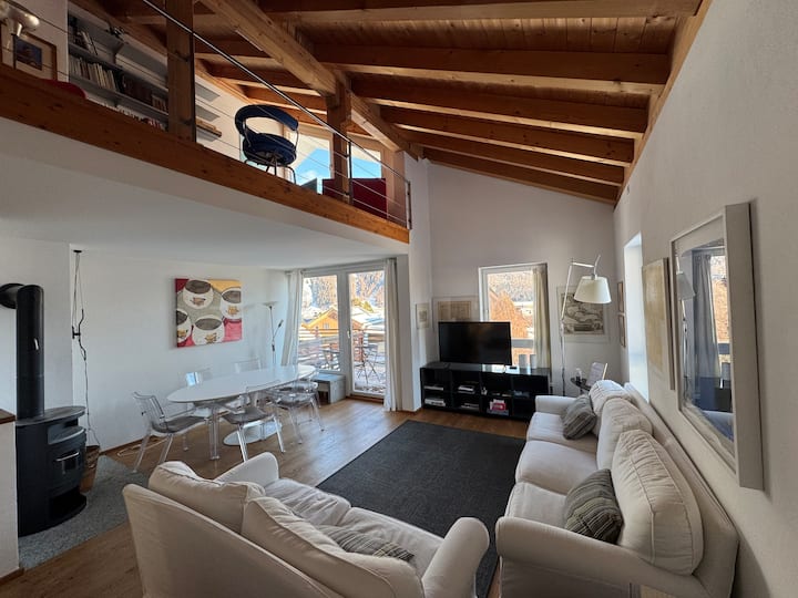 Samedan House, Dream Multi-level Apartment- Ski In - Bever