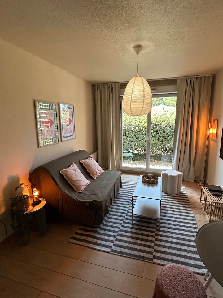 T2 Avec Balcon Et Piscine - Blaye